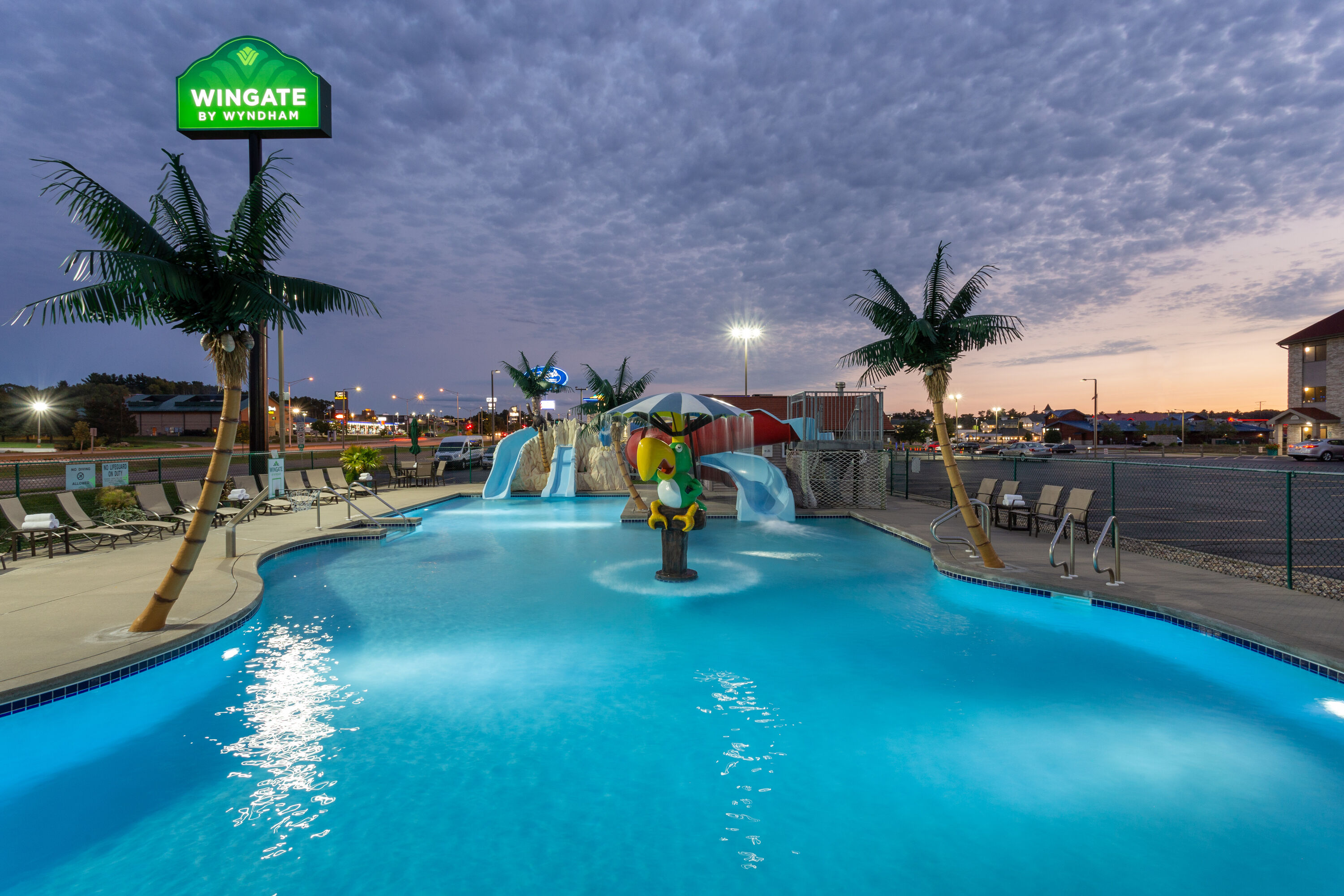 Wingate by Wyndham - Wisconsin Dells | Lake Delton, WI Hotels